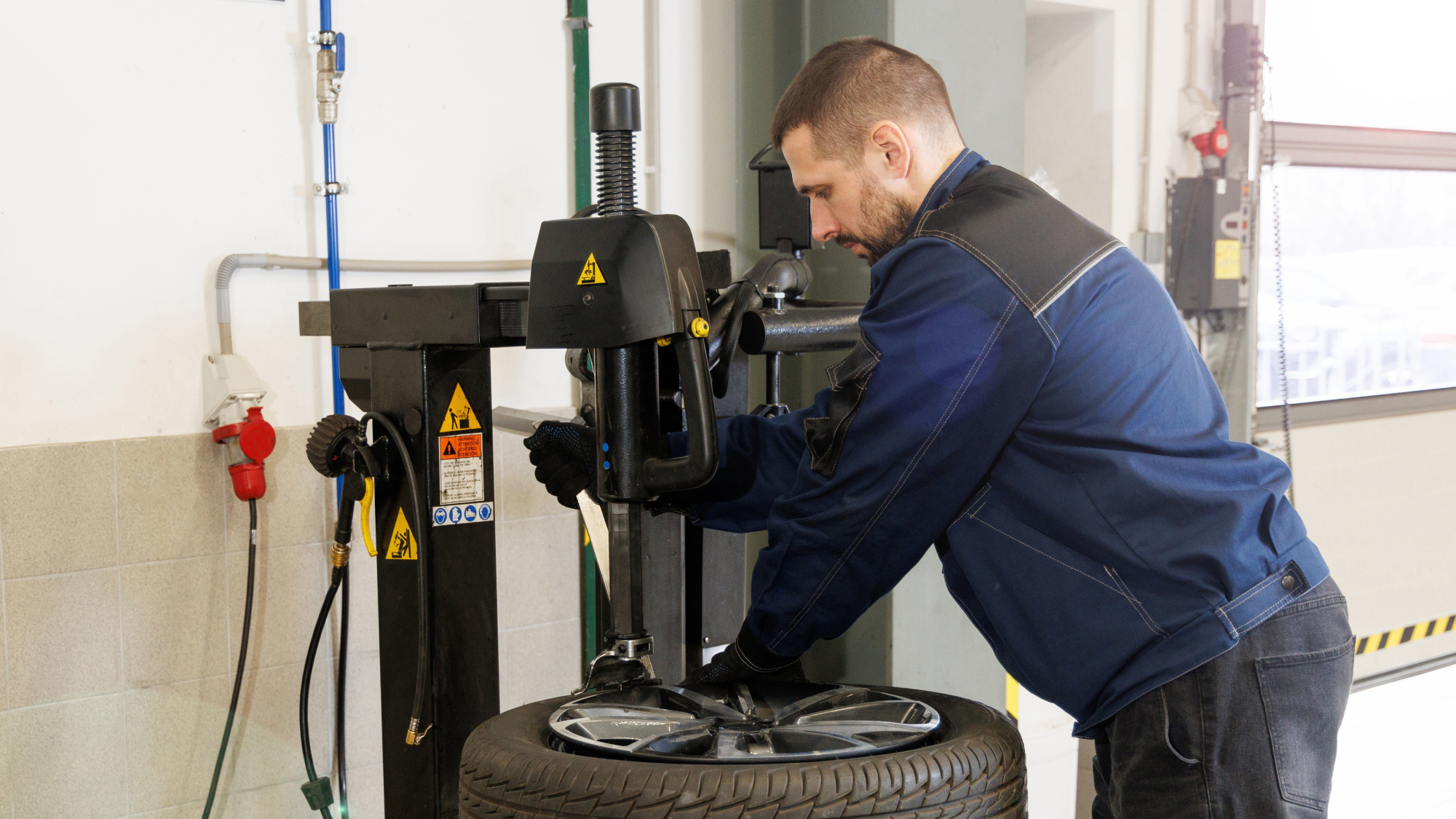 How to Use a Tire Machine: a Step by Step Guide | Identifix