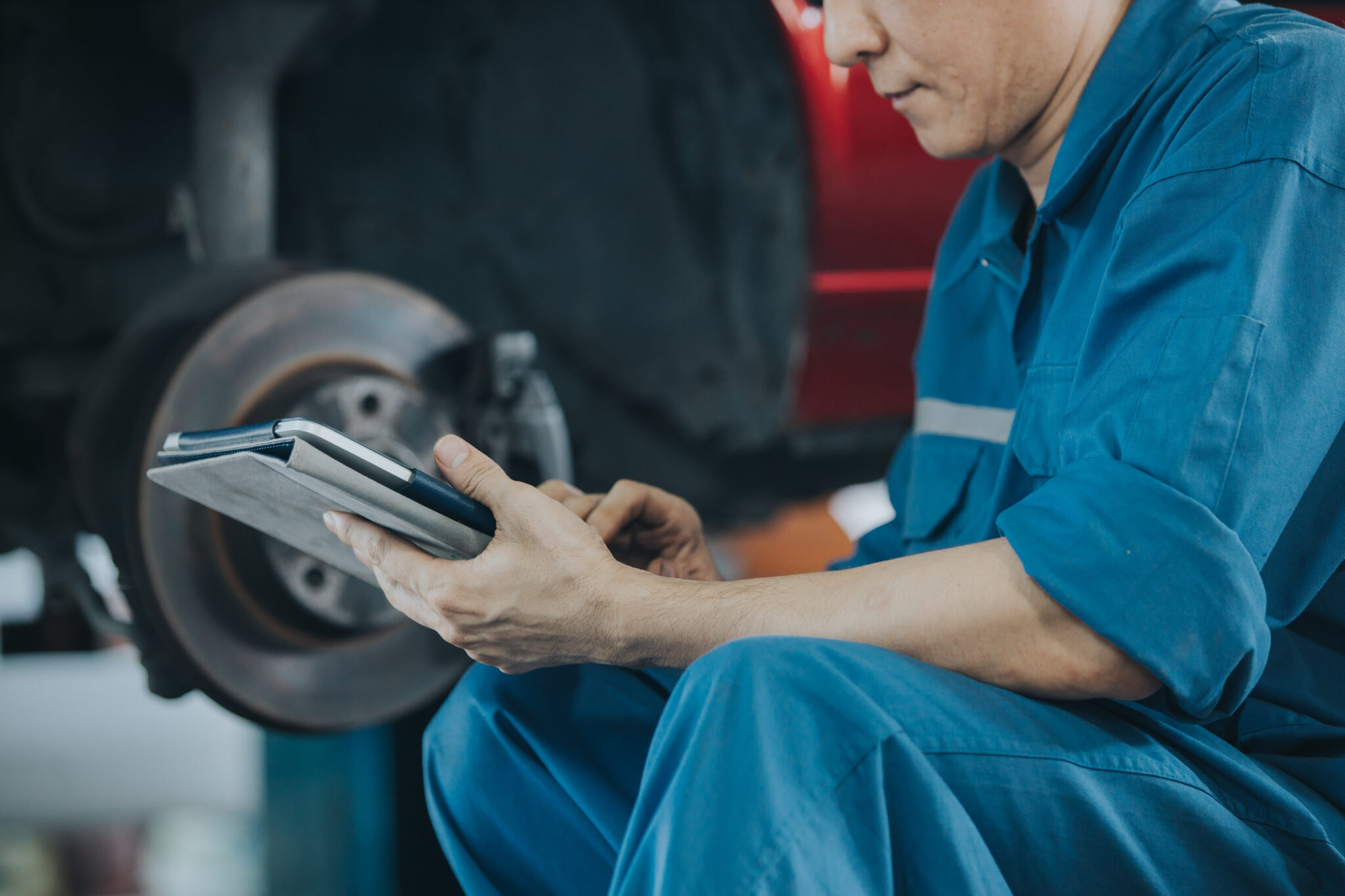 Understanding Mechanic Labor Rates for 2025 | Identifix